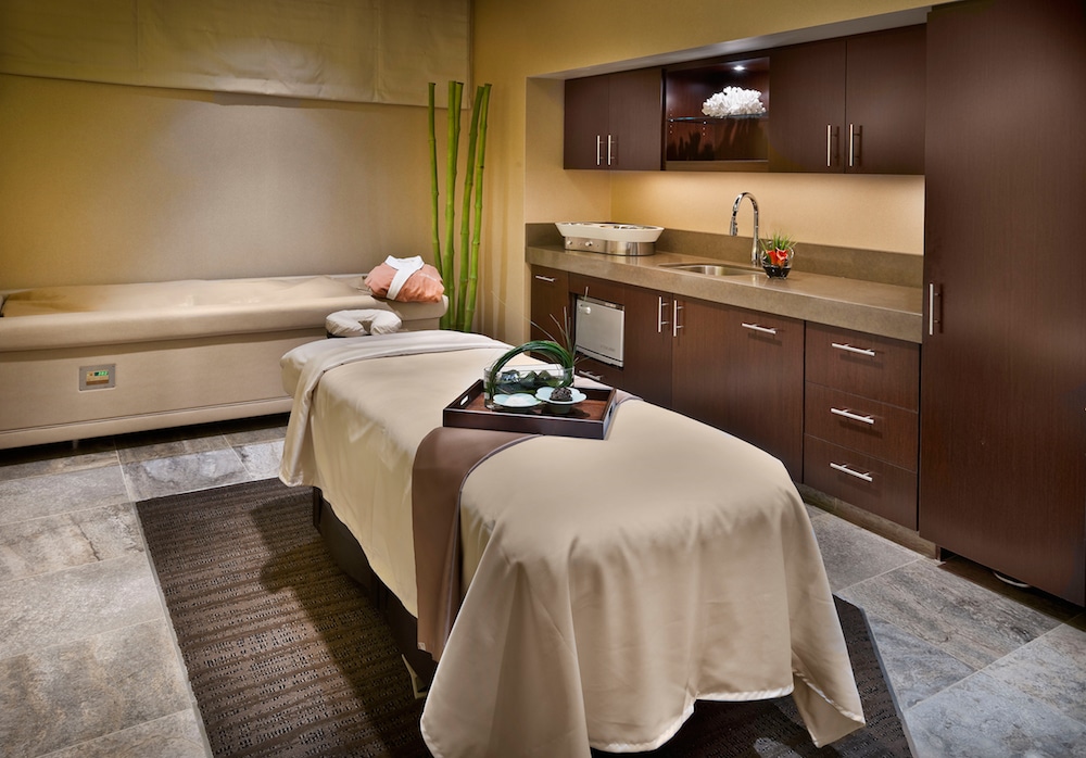 Where to Stay in Reno with Kids - Atlantis Casino Resort Spa • The ...